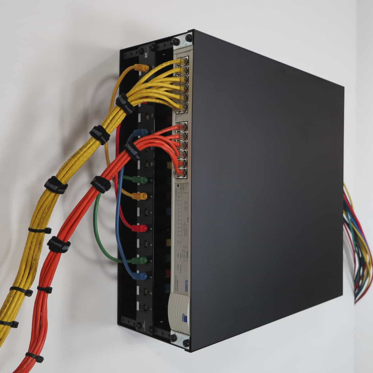 SMR-4: Side-mount Wall Rack | Lowell Manufacturing